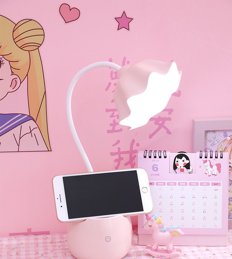 Mini Pink Desk Lamp with Flower-Shaped Head | Aesthetic Decor Shop