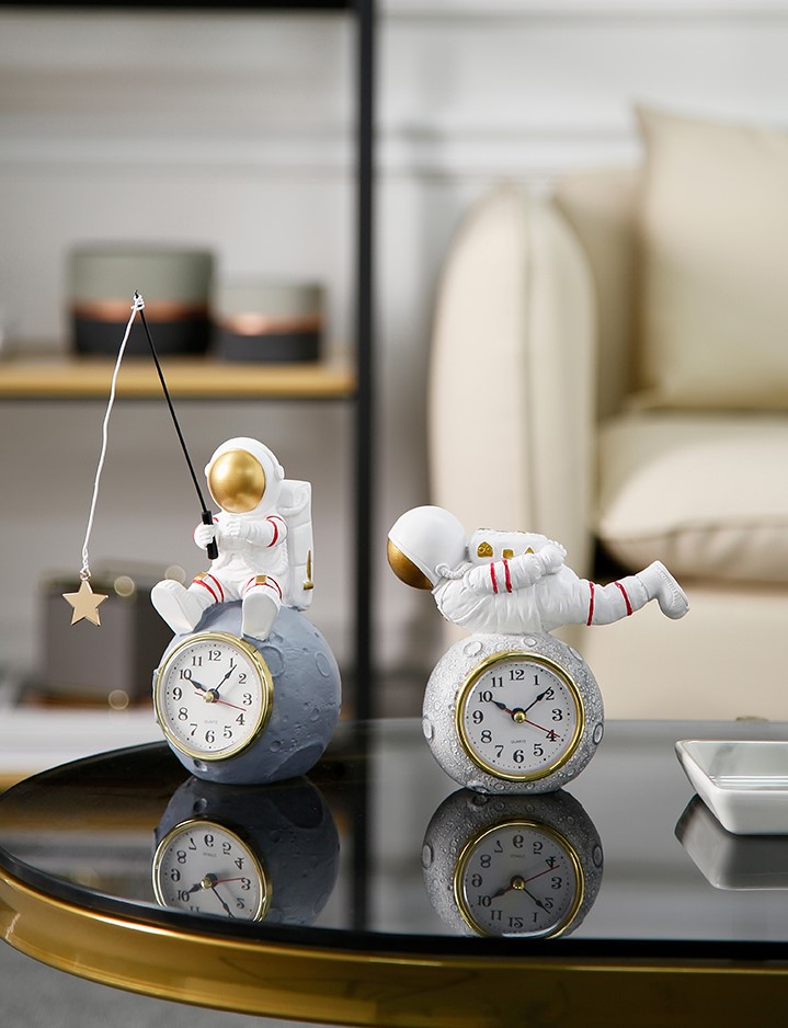 Planking Astronaut on Moon Resin Desk Clock | Aesthetic Decor Shop