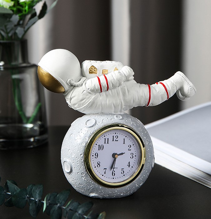 Planking Astronaut on Moon Resin Desk Clock | Aesthetic Decor Shop