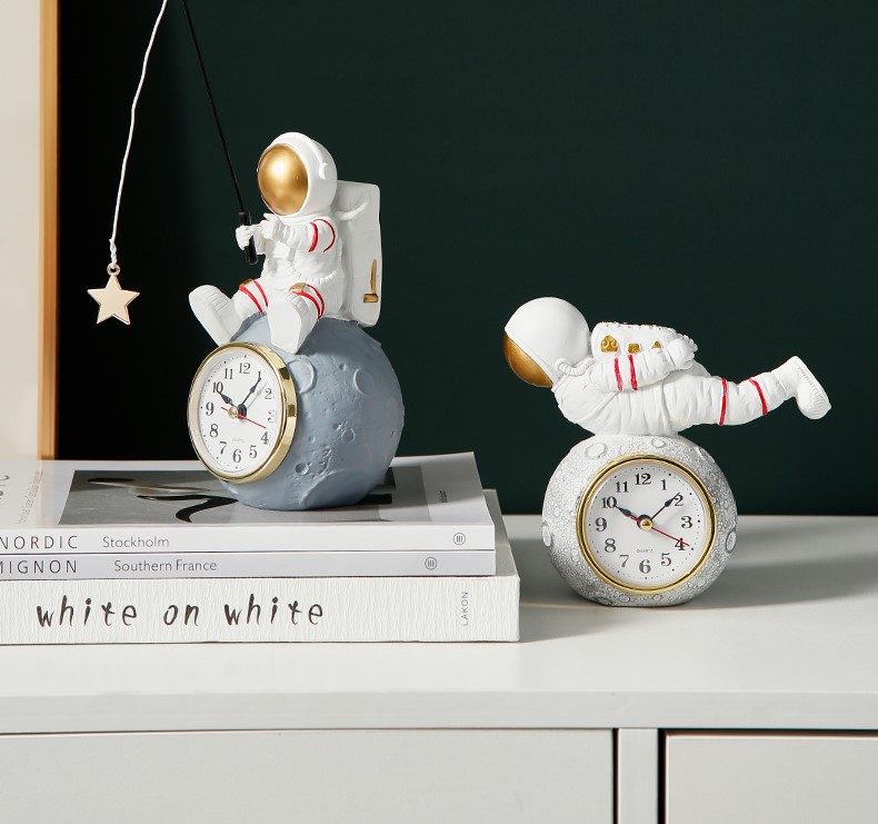 Planking Astronaut on Moon Resin Desk Clock | Aesthetic Decor Shop