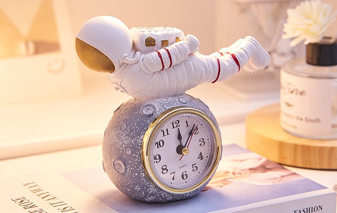 Planking Astronaut on Moon Resin Desk Clock | Aesthetic Decor Shop