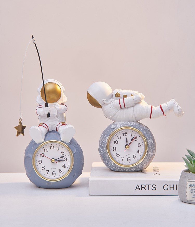 Planking Astronaut on Moon Resin Desk Clock | Aesthetic Decor Shop