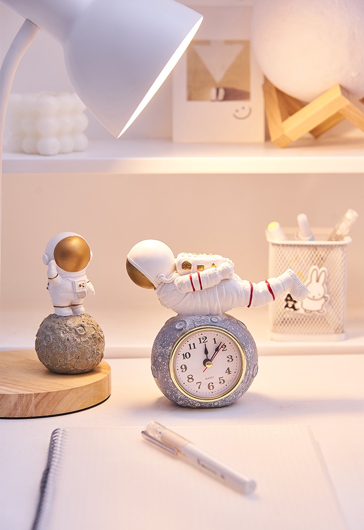 Planking Astronaut on Moon Resin Desk Clock | Aesthetic Decor Shop